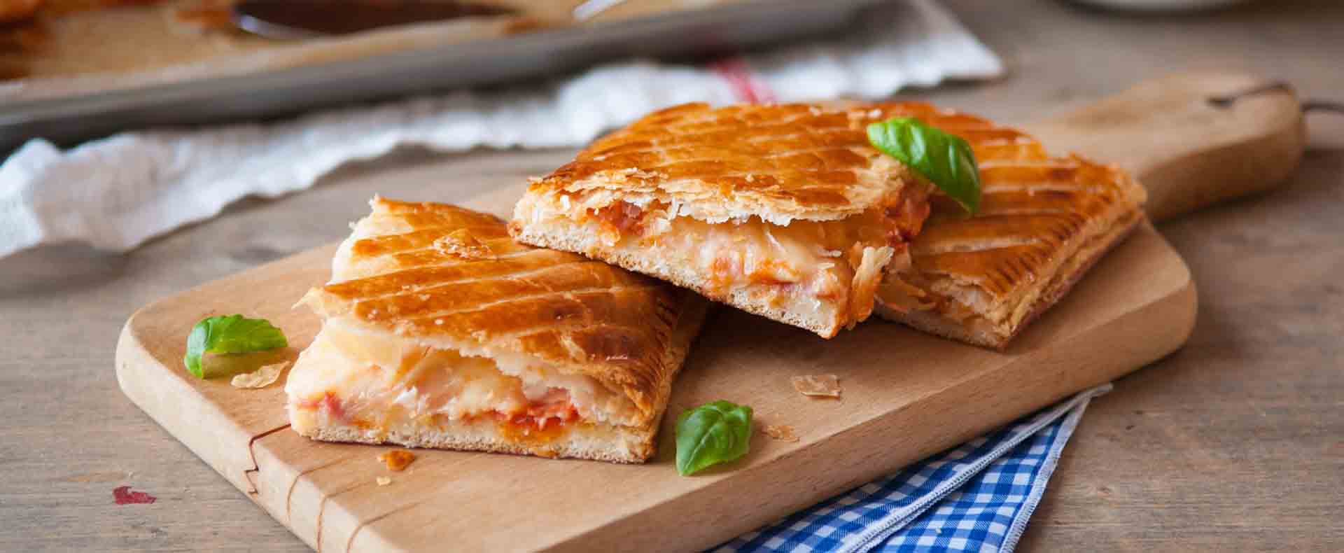 Recept: Pizza Parigina van vers bladerdeeg en vers pizzadeeg - Tante Fanny