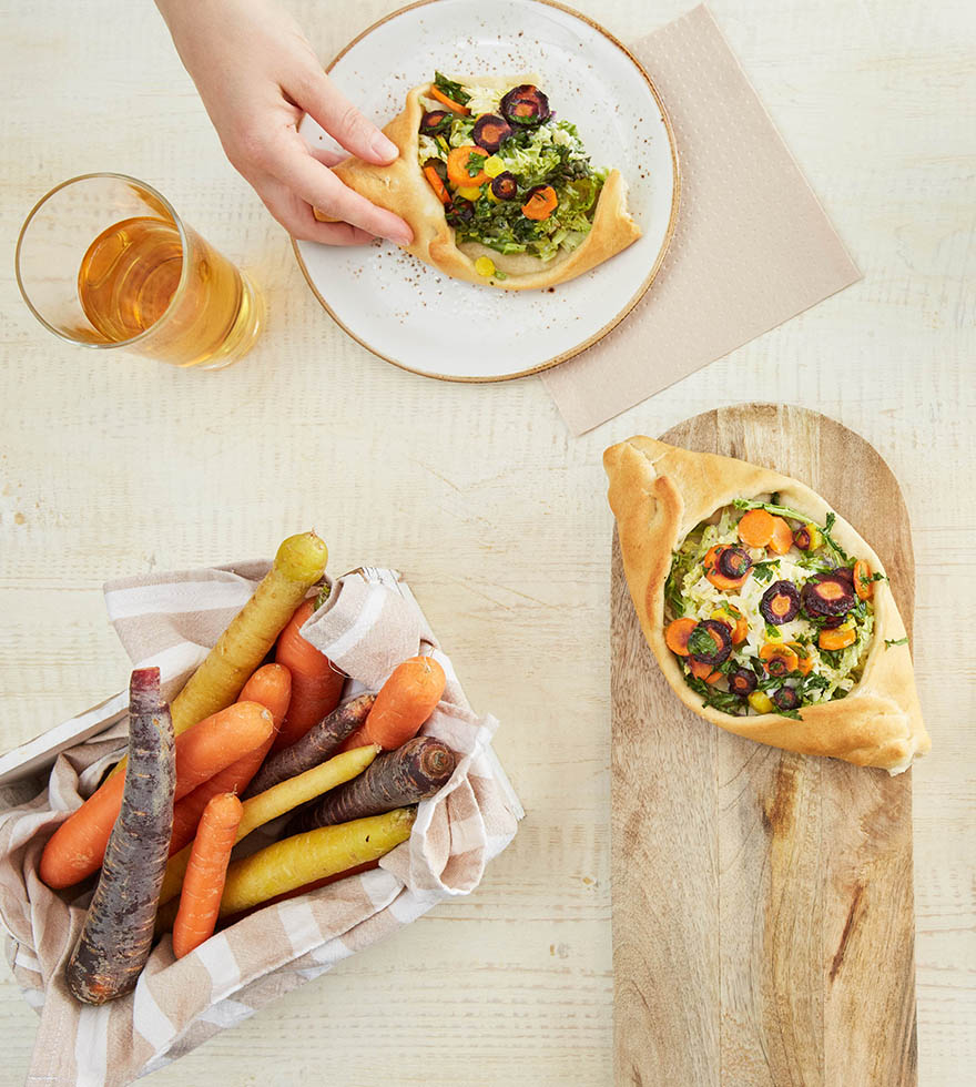 Vegan Recept: Pizzaschuitjes met kool en sojaroom - Tante Fanny